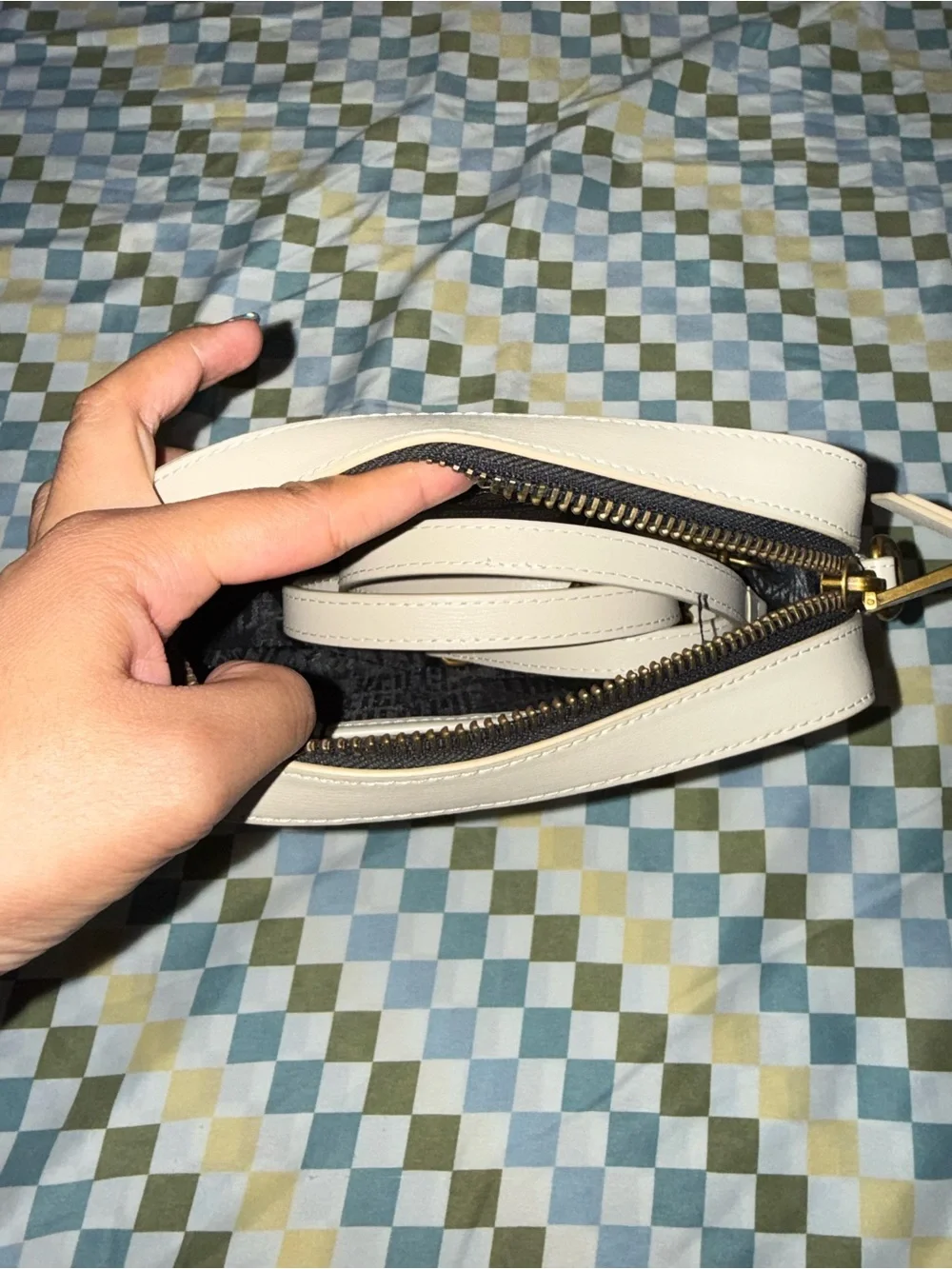 Kurt Geiger | Bags | Kurt Geiger London Shoreditch Heart Small Leather ...